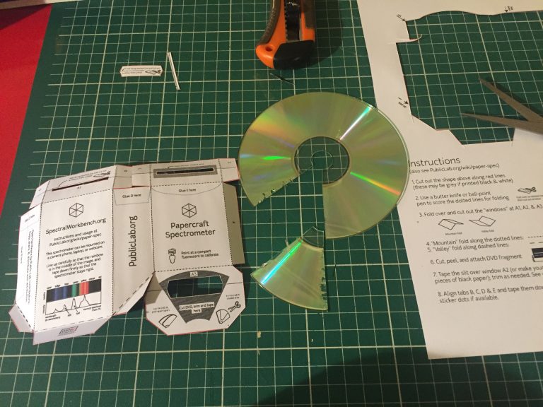 Fabriquer un Spectromètre avec votre smartphone ! | Toysfab