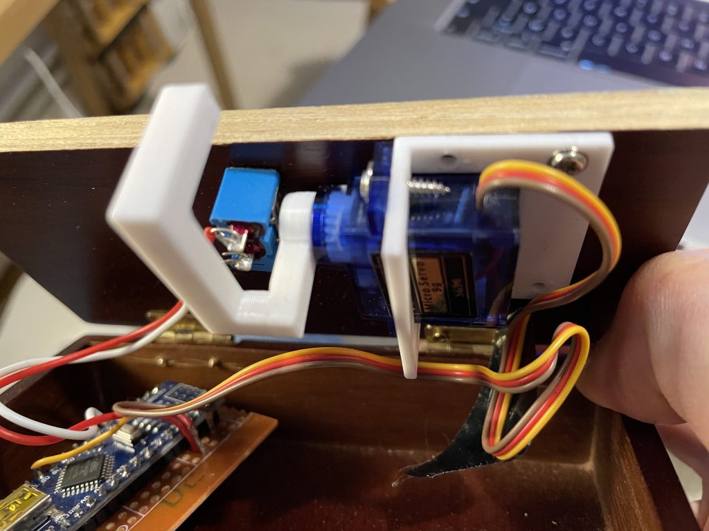 Créez votre propre machine inutile (« Useless Box ») ! | Toysfab